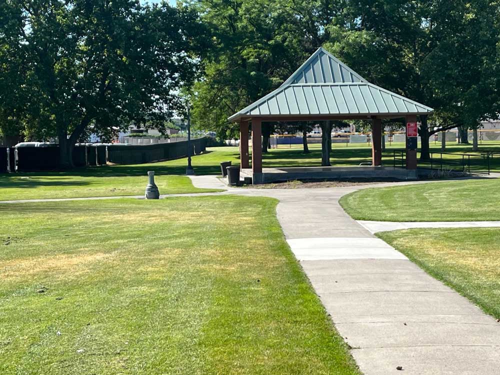 Hermiston Parks and Rec removes picnic tables due to vandalism | East ...