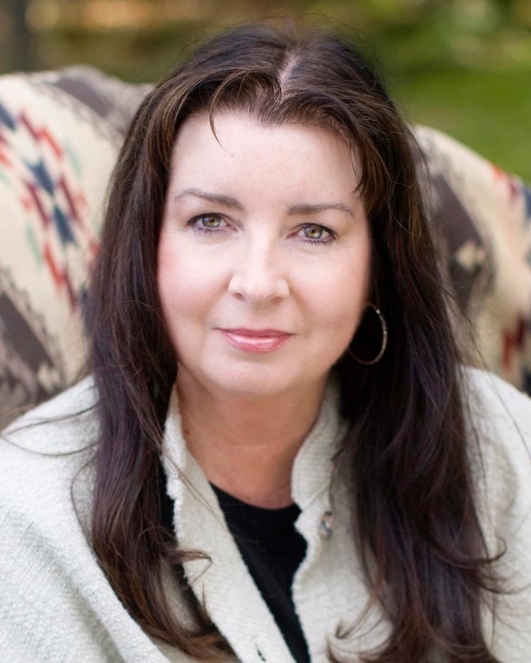 Pendleton Public Library gets an early taste of Christmas | East Oregonian