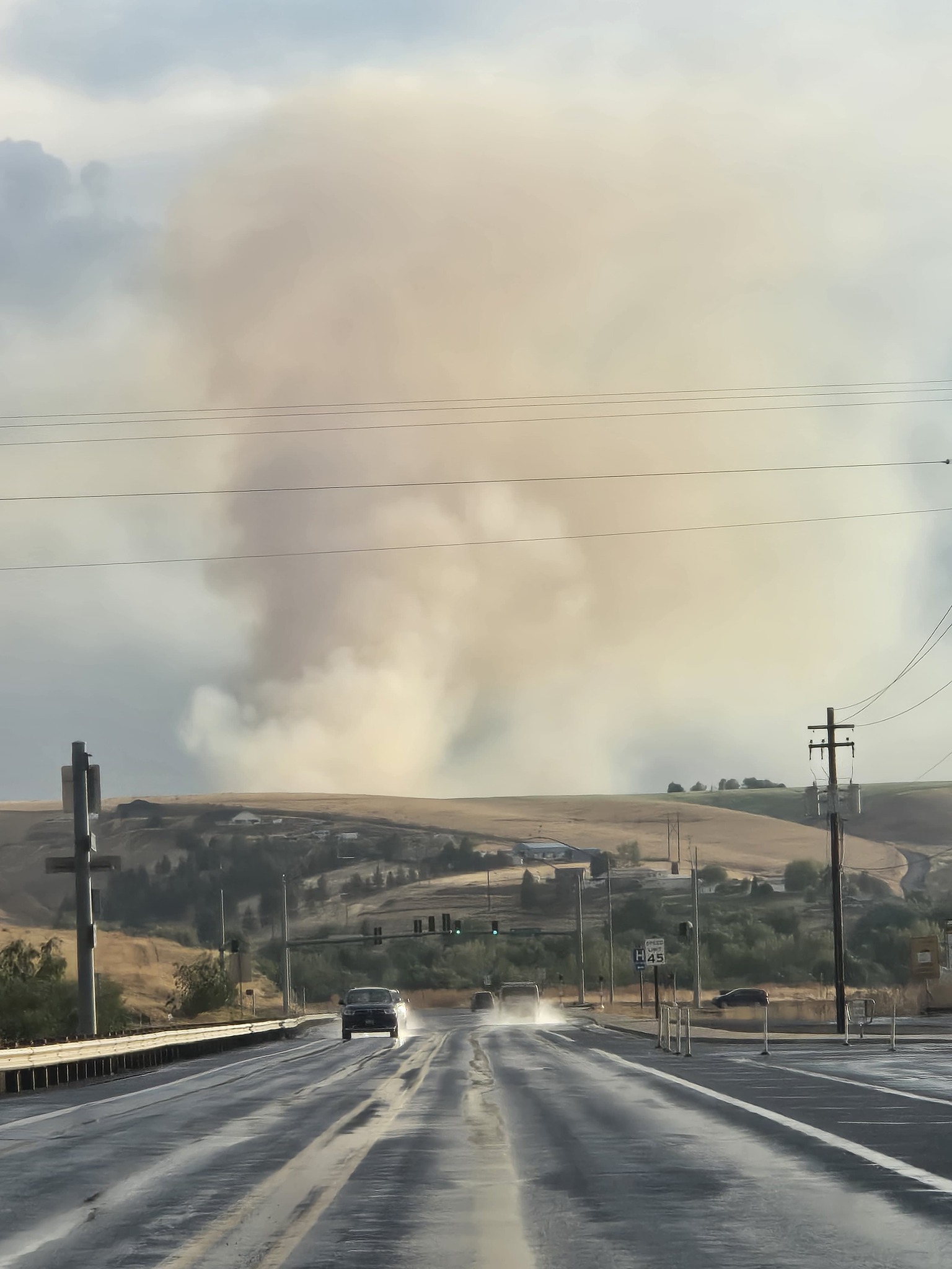 BREAKING NEWS: Fire spreads 900 acres near Coombes Canyon, one ...