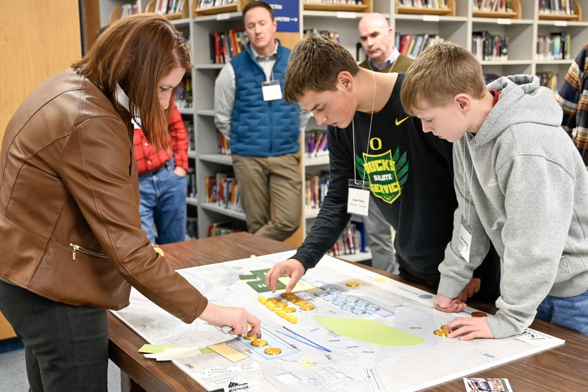 M.C. School Board OKs contractor for new high school | East Oregonian